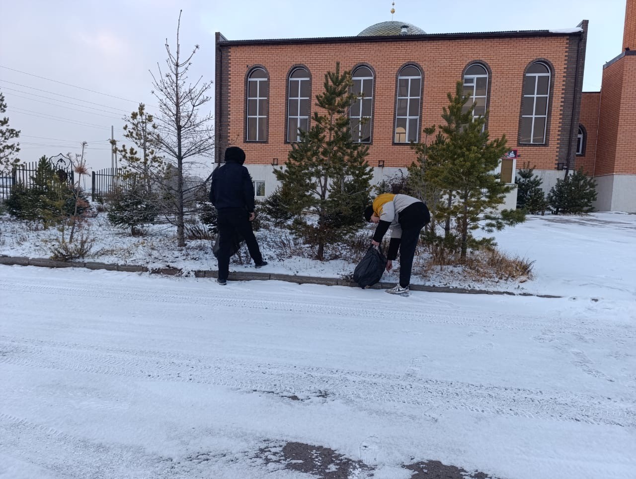 «Үштөбе оқу-ағарту орталығының» шәкірттері «Таза Қазақстан» акциясына үлес қосты — IHSAN.KZ