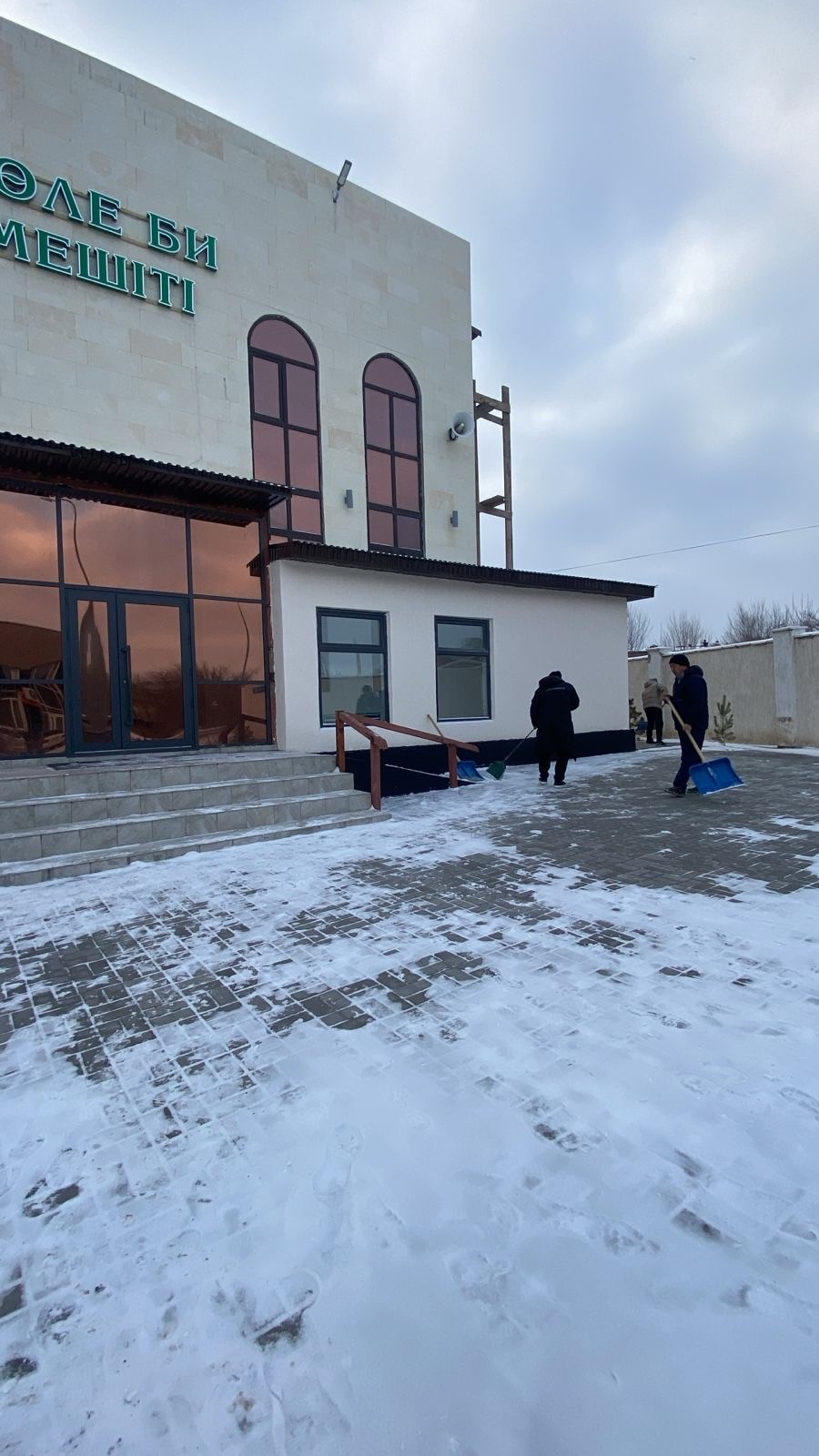 «Төле би» мешіті жамағаты сенбілікке үлес қосты — IHSAN.KZ