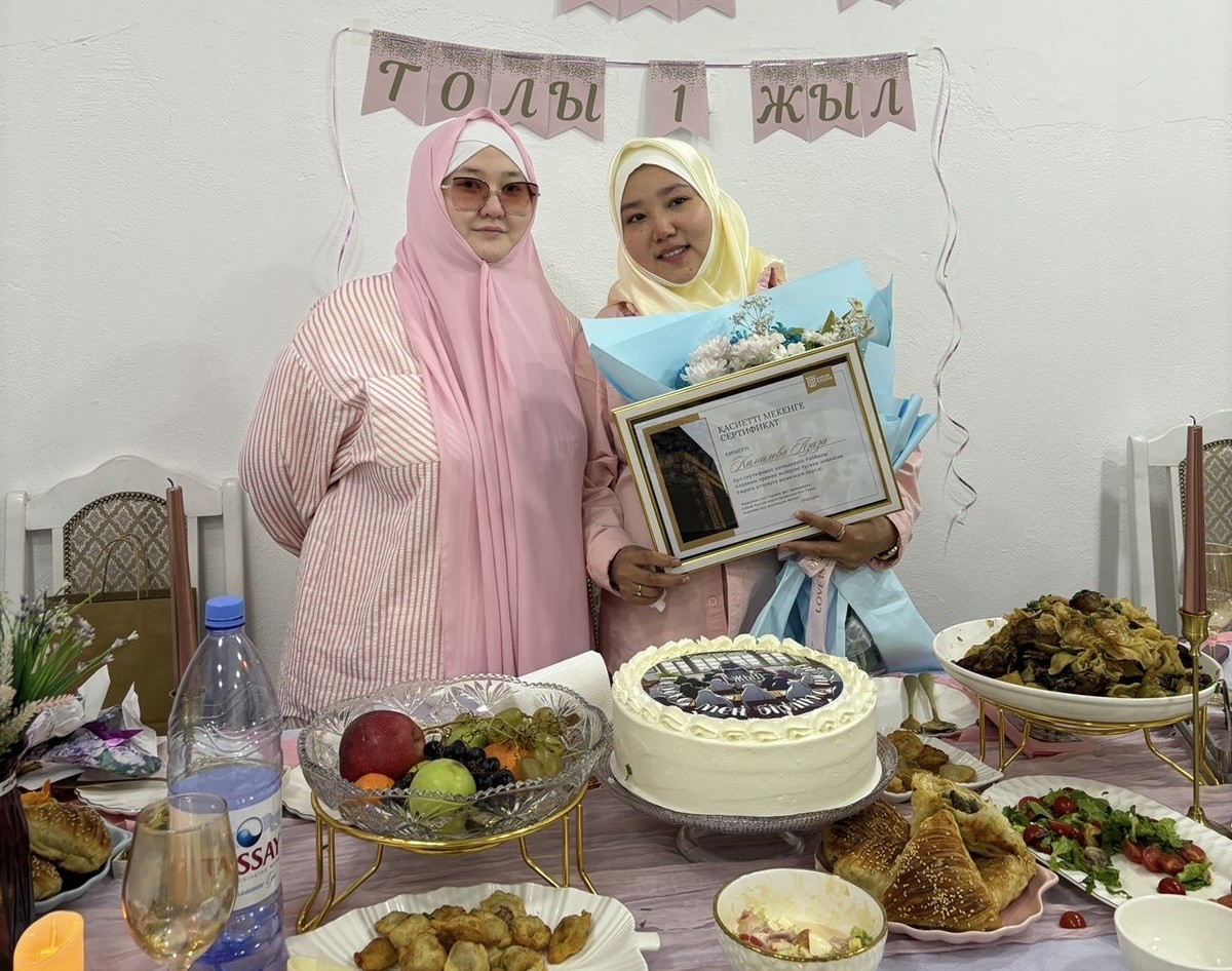 Жылдың үздік шәкіртіне ұмра қажылығына жолдама тарту етілді — IHSAN.KZ